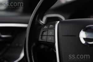 Pelēks Volvo V60 2011 Rīga, ar dzinēja tilpumu 2.00 L un nobraukumu 303 tūkst. km par 6290 €, foto 16 vietnē AUTOMOTO.COM.LV