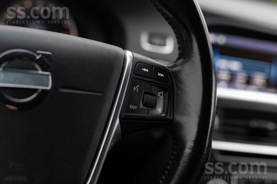 Pelēks Volvo V60 2011 Rīga, ar dzinēja tilpumu 2.00 L un nobraukumu 303 tūkst. km par 6290 €, foto 17 vietnē AUTOMOTO.COM.LV