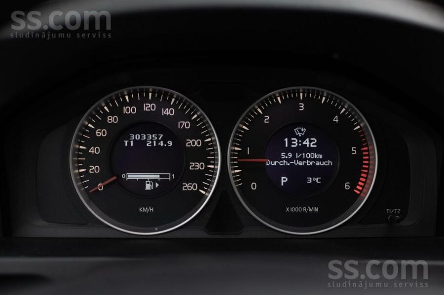 Pelēks Volvo V60 2011 Rīga, ar dzinēja tilpumu 2.00 L un nobraukumu 303 tūkst. km par 6290 €, foto 19 vietnē AUTOMOTO.COM.LV