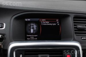 Pelēks Volvo V60 2011 Rīga, ar dzinēja tilpumu 2.00 L un nobraukumu 303 tūkst. km par 6290 €, foto 21 vietnē AUTOMOTO.COM.LV