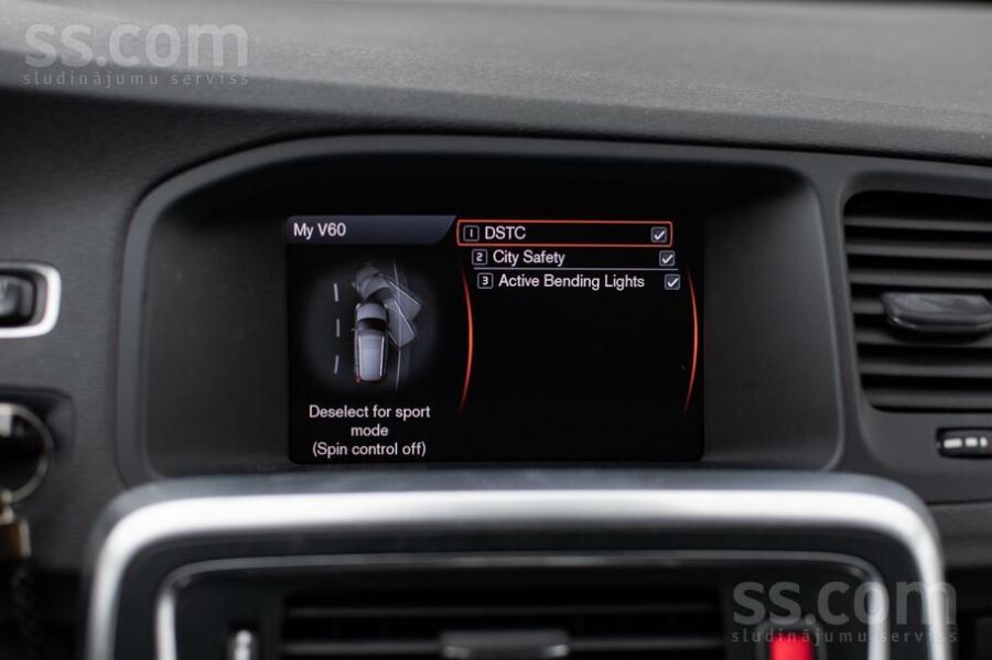 Pelēks Volvo V60 2011 Rīga, ar dzinēja tilpumu 2.00 L un nobraukumu 303 tūkst. km par 6290 €, foto 21 vietnē AUTOMOTO.COM.LV