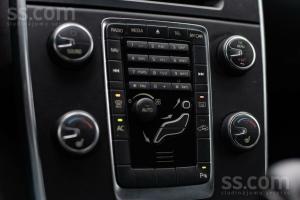Pelēks Volvo V60 2011 Rīga, ar dzinēja tilpumu 2.00 L un nobraukumu 303 tūkst. km par 6290 €, foto 23 vietnē AUTOMOTO.COM.LV