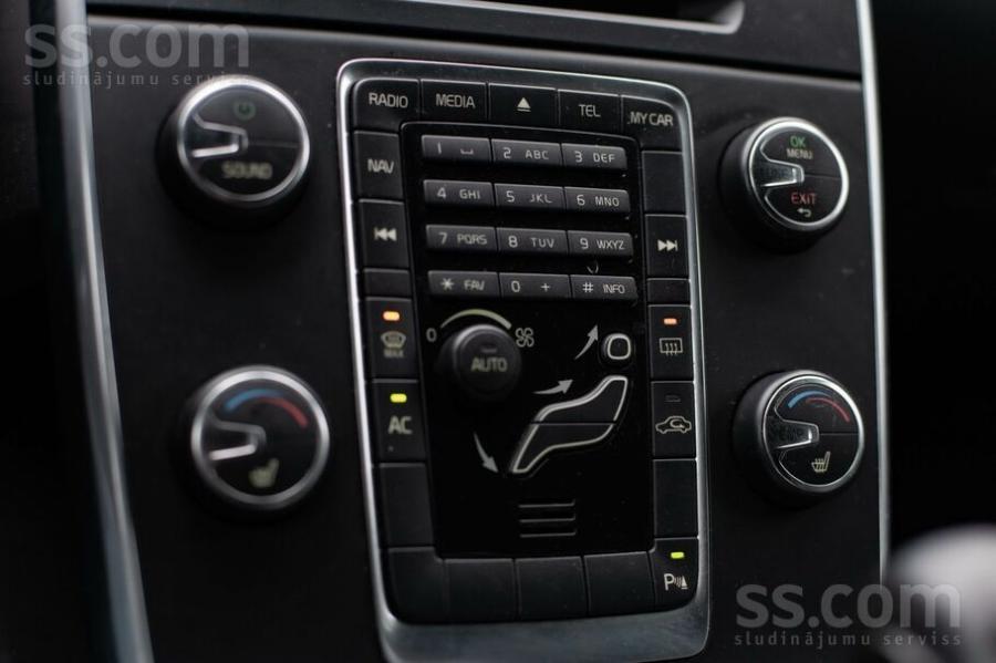 Pelēks Volvo V60 2011 Rīga, ar dzinēja tilpumu 2.00 L un nobraukumu 303 tūkst. km par 6290 €, foto 23 vietnē AUTOMOTO.COM.LV