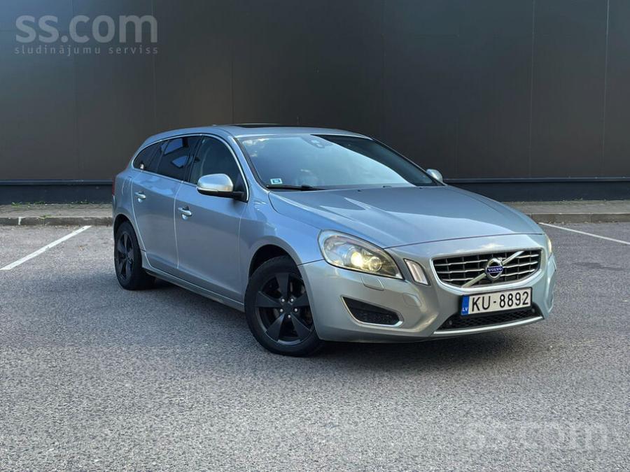 Pelēks Volvo V60 2011 Rīga, ar dzinēja tilpumu 2.00 L un nobraukumu 275 tūkst. km par 3200 €, foto 1 vietnē AUTOMOTO.COM.LV
