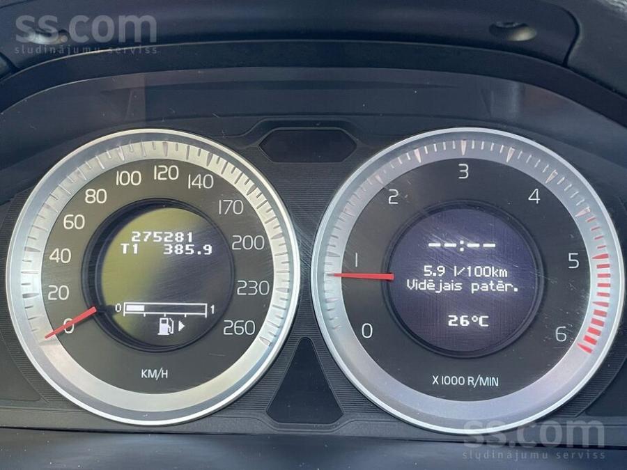 Pelēks Volvo V60 2011 Rīga, ar dzinēja tilpumu 2.00 L un nobraukumu 275 tūkst. km par 3200 €, foto 11 vietnē AUTOMOTO.COM.LV