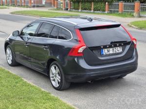 Pelēks Volvo V60 2011 Rīga, ar dzinēja tilpumu 2.00 L un nobraukumu 300 tūkst. km par 4500 €, foto 5 vietnē AUTOMOTO.COM.LV