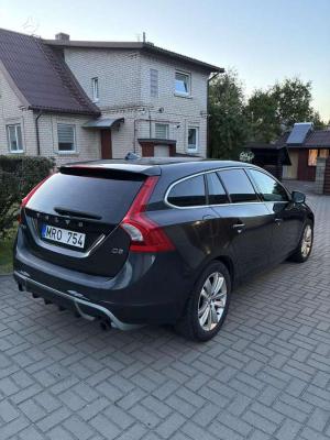 Grey Volvo V60 2011 in Kaisiadorys, with an engine capacity of 1.98 L and mileage of 295 thousand km for 5900 €, photo 4 on AUTOMOTO.COM.LV