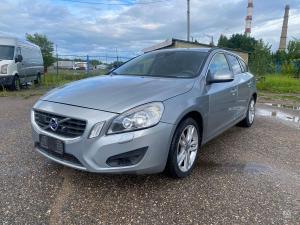 Grey Volvo V60 2011 in Panevezys, with an engine capacity of 2.40 L and mileage of 305 thousand km for 3600 €, photo 3 on AUTOMOTO.COM.LV