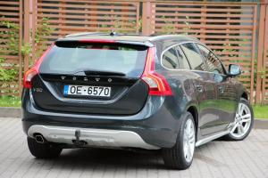 Pelēks Volvo V60 2011 Mārupe, ar dzinēja tilpumu 2.00 L un nobraukumu 329 tūkst. km par 6950 €, foto 6 vietnē AUTOMOTO.COM.LV