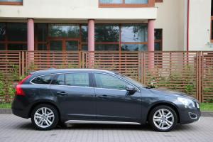 Pelēks Volvo V60 2011 Mārupe, ar dzinēja tilpumu 2.00 L un nobraukumu 329 tūkst. km par 6950 €, foto 9 vietnē AUTOMOTO.COM.LV