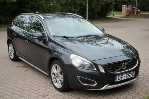 Pelēks Volvo V60 2011 Mārupe, ar dzinēja tilpumu 2.00 L un nobraukumu 329 tūkst. km par 6950 €, foto 11 vietnē AUTOMOTO.COM.LV