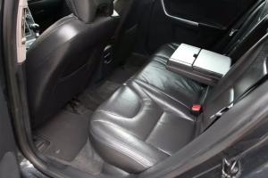 Pelēks Volvo V60 2011 Mārupe, ar dzinēja tilpumu 2.00 L un nobraukumu 329 tūkst. km par 6950 €, foto 18 vietnē AUTOMOTO.COM.LV