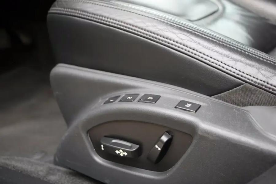 Pelēks Volvo V60 2011 Mārupe, ar dzinēja tilpumu 2.00 L un nobraukumu 329 tūkst. km par 6950 €, foto 19 vietnē AUTOMOTO.COM.LV