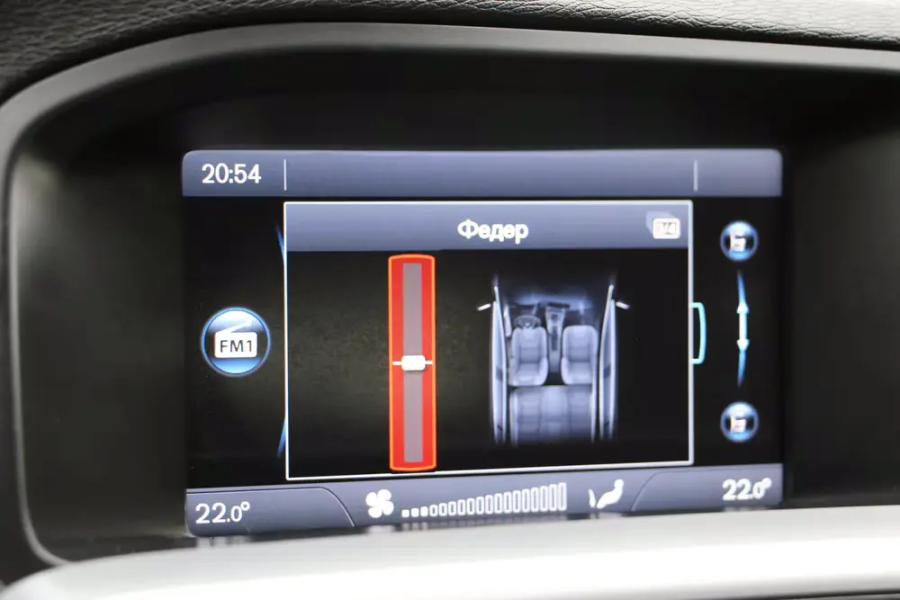Pelēks Volvo V60 2011 Mārupe, ar dzinēja tilpumu 2.00 L un nobraukumu 329 tūkst. km par 6950 €, foto 23 vietnē AUTOMOTO.COM.LV
