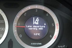 Pelēks Volvo V60 2011 Mārupe, ar dzinēja tilpumu 2.00 L un nobraukumu 329 tūkst. km par 6950 €, foto 24 vietnē AUTOMOTO.COM.LV
