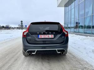 Pelēks Volvo V60 2011 Rēzekne, ar dzinēja tilpumu 2.00 L un nobraukumu 290 tūkst. km par 6300 €, foto 3 vietnē AUTOMOTO.COM.LV