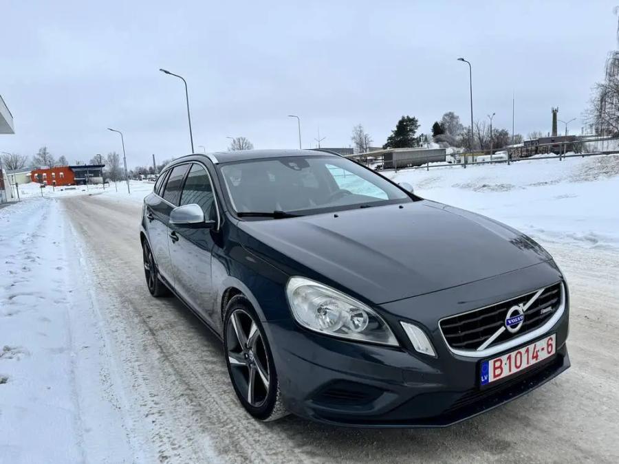 Pelēks Volvo V60 2011 Rēzekne, ar dzinēja tilpumu 2.00 L un nobraukumu 290 tūkst. km par 6300 €, foto 6 vietnē AUTOMOTO.COM.LV