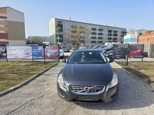 Pelēks Volvo V60 2011 Ventspils, ar dzinēja tilpumu 1.60 L un nobraukumu 275 tūkst. km par 3950 €, foto 4 vietnē AUTOMOTO.COM.LV