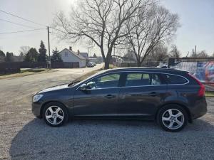 Pelēks Volvo V60 2011 Ventspils, ar dzinēja tilpumu 1.60 L un nobraukumu 275 tūkst. km par 3950 €, foto 6 vietnē AUTOMOTO.COM.LV