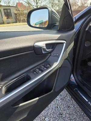 Pelēks Volvo V60 2011 Ventspils, ar dzinēja tilpumu 1.60 L un nobraukumu 275 tūkst. km par 3950 €, foto 13 vietnē AUTOMOTO.COM.LV