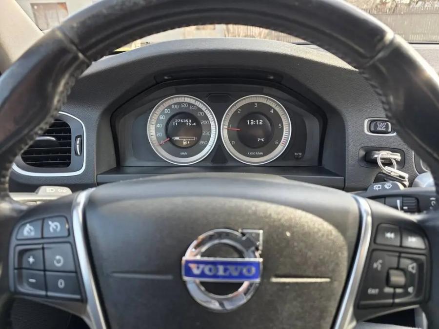 Pelēks Volvo V60 2011 Ventspils, ar dzinēja tilpumu 1.60 L un nobraukumu 275 tūkst. km par 3950 €, foto 16 vietnē AUTOMOTO.COM.LV