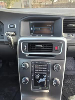 Pelēks Volvo V60 2011 Ventspils, ar dzinēja tilpumu 1.60 L un nobraukumu 275 tūkst. km par 3950 €, foto 17 vietnē AUTOMOTO.COM.LV
