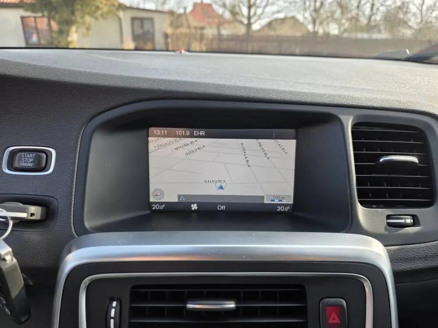 Pelēks Volvo V60 2011 Ventspils, ar dzinēja tilpumu 1.60 L un nobraukumu 275 tūkst. km par 3950 €, foto 18 vietnē AUTOMOTO.COM.LV