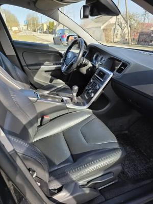 Pelēks Volvo V60 2011 Ventspils, ar dzinēja tilpumu 1.60 L un nobraukumu 275 tūkst. km par 3950 €, foto 20 vietnē AUTOMOTO.COM.LV