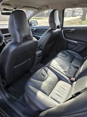 Pelēks Volvo V60 2011 Ventspils, ar dzinēja tilpumu 1.60 L un nobraukumu 275 tūkst. km par 3950 €, foto 22 vietnē AUTOMOTO.COM.LV