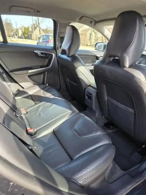 Pelēks Volvo V60 2011 Ventspils, ar dzinēja tilpumu 1.60 L un nobraukumu 275 tūkst. km par 3950 €, foto 23 vietnē AUTOMOTO.COM.LV
