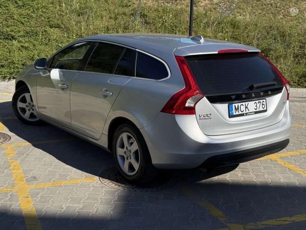 Pelēks Volvo V60 2011 Viļņa, ar dzinēja tilpumu 1.98 L un nobraukumu 382 tūkst. km par 3800 €, foto 4 vietnē AUTOMOTO.COM.LV
