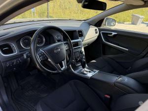 Grey Volvo V60 2011 in Vilnius, with an engine capacity of 1.98 L and mileage of 382 thousand km for 3800 €, photo 7 on AUTOMOTO.COM.LV