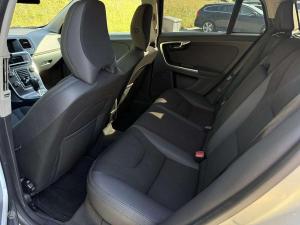 Grey Volvo V60 2011 in Vilnius, with an engine capacity of 1.98 L and mileage of 382 thousand km for 3800 €, photo 8 on AUTOMOTO.COM.LV