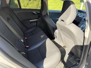 Grey Volvo V60 2011 in Vilnius, with an engine capacity of 1.98 L and mileage of 382 thousand km for 3800 €, photo 9 on AUTOMOTO.COM.LV