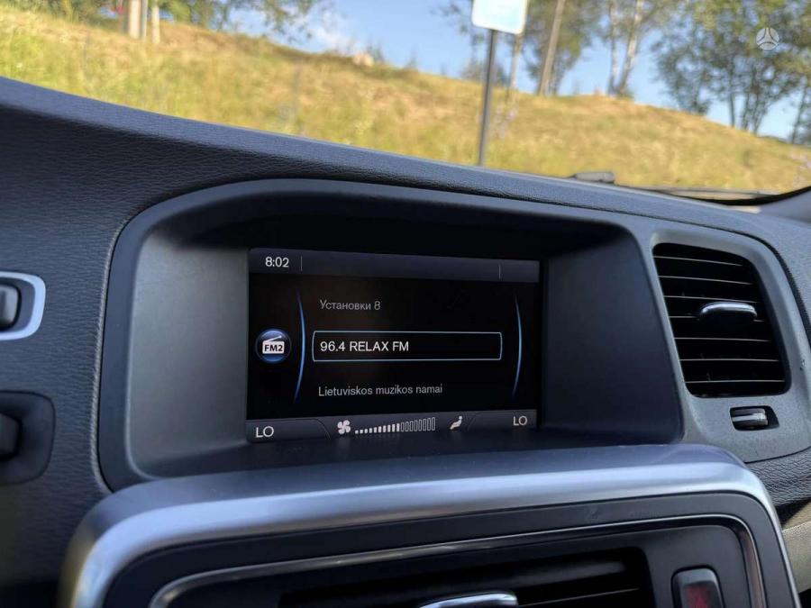 Grey Volvo V60 2011 in Vilnius, with an engine capacity of 1.98 L and mileage of 382 thousand km for 3800 €, photo 13 on AUTOMOTO.COM.LV