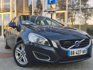 Grey Volvo V60 2011 in Vilnius, with an engine capacity of 2.40 L and mileage of 250 thousand km for 6450 €, photo 3 on AUTOMOTO.COM.LV
