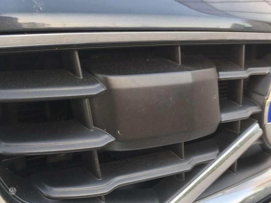 Grey Volvo V60 2011 in Vilnius, with an engine capacity of 2.40 L and mileage of 250 thousand km for 6450 €, photo 4 on AUTOMOTO.COM.LV