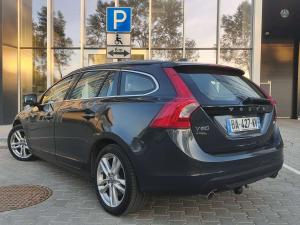 Grey Volvo V60 2011 in Vilnius, with an engine capacity of 2.40 L and mileage of 250 thousand km for 6450 €, photo 9 on AUTOMOTO.COM.LV