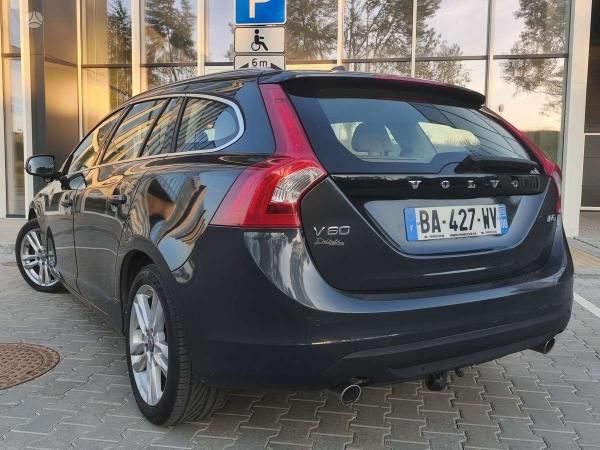 Grey Volvo V60 2011 in Vilnius, with an engine capacity of 2.40 L and mileage of 250 thousand km for 6450 €, photo 9 on AUTOMOTO.COM.LV