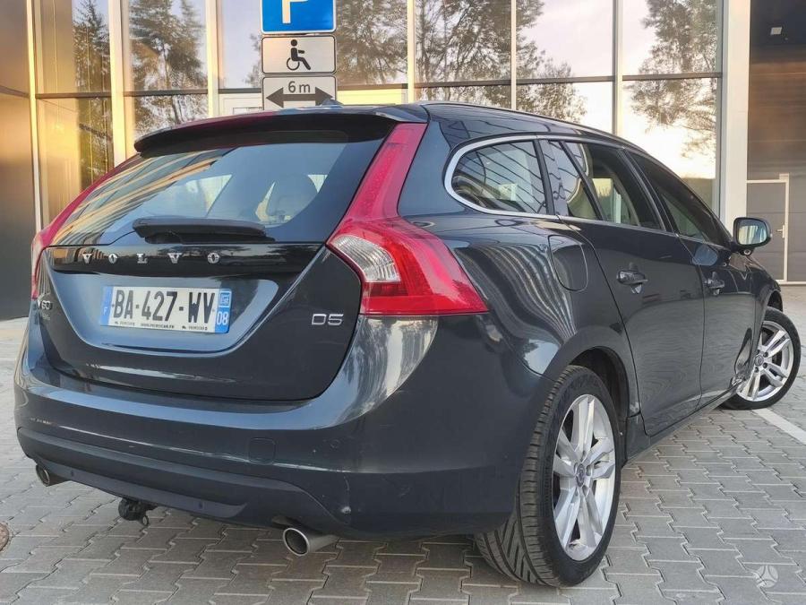 Grey Volvo V60 2011 in Vilnius, with an engine capacity of 2.40 L and mileage of 250 thousand km for 6450 €, photo 11 on AUTOMOTO.COM.LV