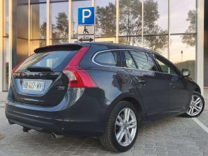 Grey Volvo V60 2011 in Vilnius, with an engine capacity of 2.40 L and mileage of 250 thousand km for 6450 €, photo 12 on AUTOMOTO.COM.LV