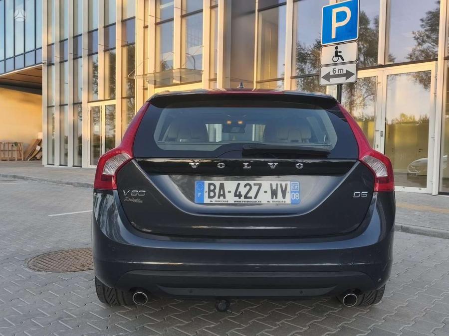 Grey Volvo V60 2011 in Vilnius, with an engine capacity of 2.40 L and mileage of 250 thousand km for 6450 €, photo 13 on AUTOMOTO.COM.LV