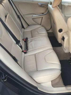 Grey Volvo V60 2011 in Vilnius, with an engine capacity of 2.40 L and mileage of 250 thousand km for 6450 €, photo 17 on AUTOMOTO.COM.LV