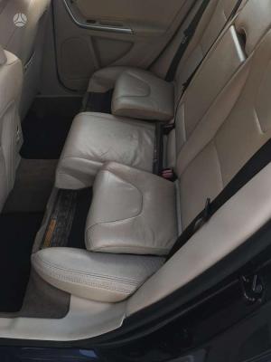 Grey Volvo V60 2011 in Vilnius, with an engine capacity of 2.40 L and mileage of 250 thousand km for 6450 €, photo 19 on AUTOMOTO.COM.LV
