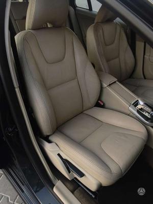 Grey Volvo V60 2011 in Vilnius, with an engine capacity of 2.40 L and mileage of 250 thousand km for 6450 €, photo 20 on AUTOMOTO.COM.LV