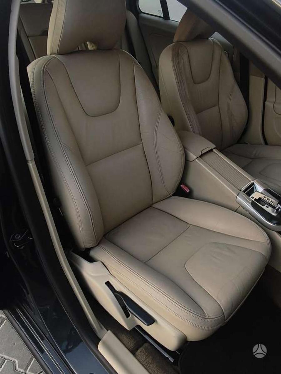 Grey Volvo V60 2011 in Vilnius, with an engine capacity of 2.40 L and mileage of 250 thousand km for 6450 €, photo 20 on AUTOMOTO.COM.LV