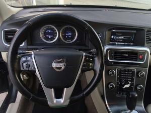 Grey Volvo V60 2011 in Vilnius, with an engine capacity of 2.40 L and mileage of 250 thousand km for 6450 €, photo 22 on AUTOMOTO.COM.LV