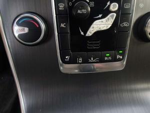 Grey Volvo V60 2011 in Vilnius, with an engine capacity of 2.40 L and mileage of 250 thousand km for 6450 €, photo 24 on AUTOMOTO.COM.LV