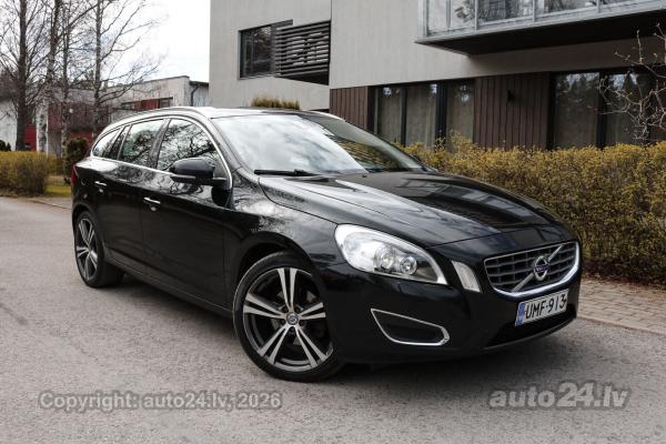 Pelēks Volvo V60 2011 Tallina, ar dzinēja tilpumu 2.00 L un nobraukumu 373 tūkst. km par 4999 €, foto 1 vietnē AUTOMOTO.COM.LV