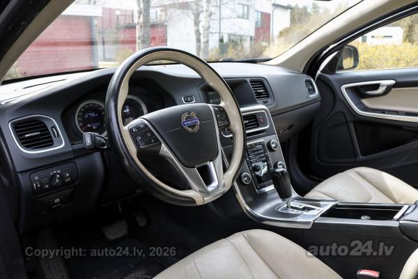 Pelēks Volvo V60 2011 Tallina, ar dzinēja tilpumu 2.00 L un nobraukumu 373 tūkst. km par 4999 €, foto 10 vietnē AUTOMOTO.COM.LV